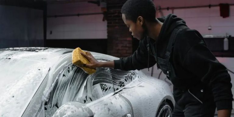 How to Remove Dust in a Car: A Comprehensive Guide to a Cleaner Ride